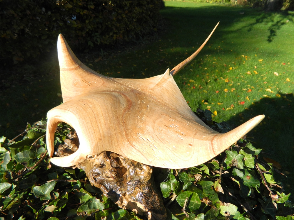Wooden Manta Ray Carving - Hand Carved Manta Ray 30cm - OnTradeWinds.co.uk