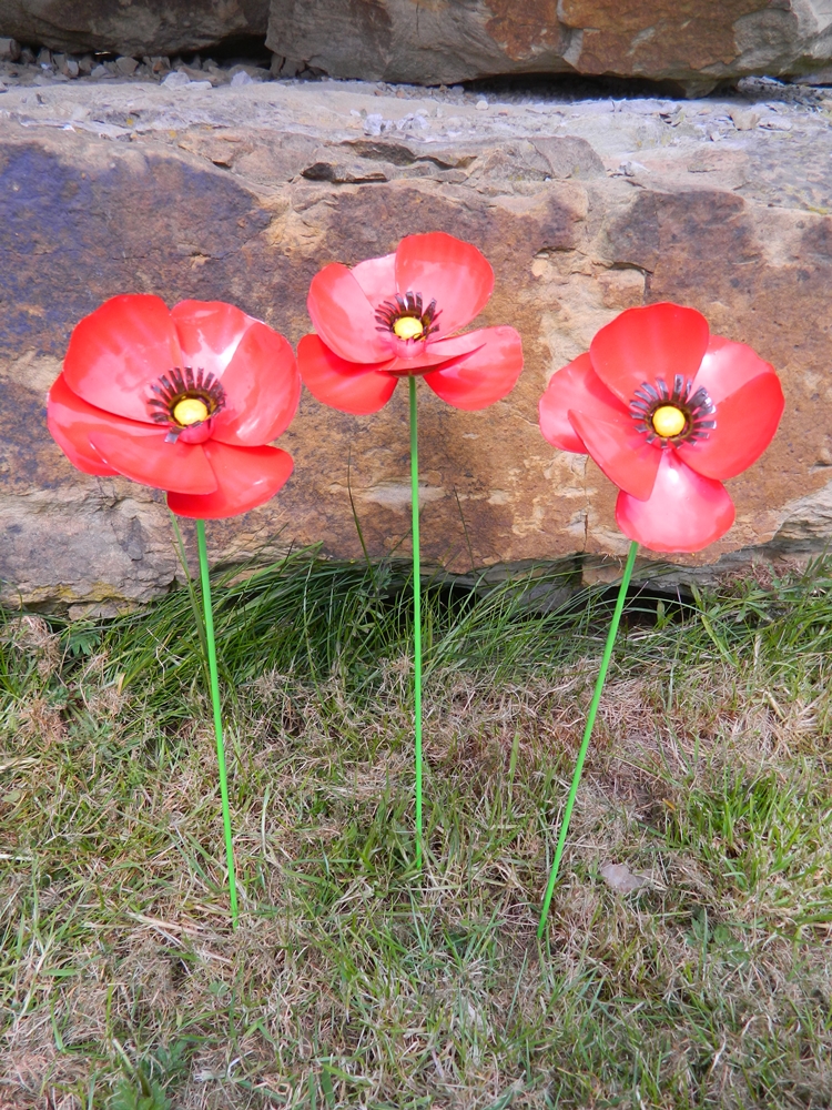 Metal Red Poppy - Three Flowers - OnTradeWinds.co.uk